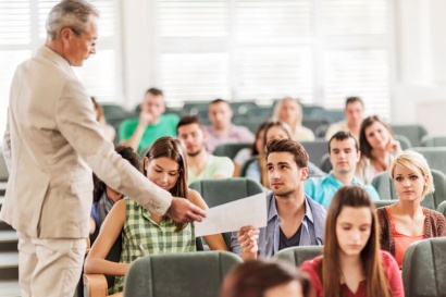 Definición de Tergiversar » Concepto en Definición